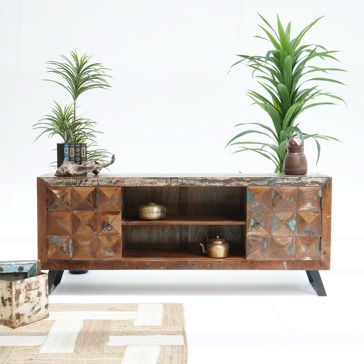 TERRACE TWO DIAMOND TV STAND
