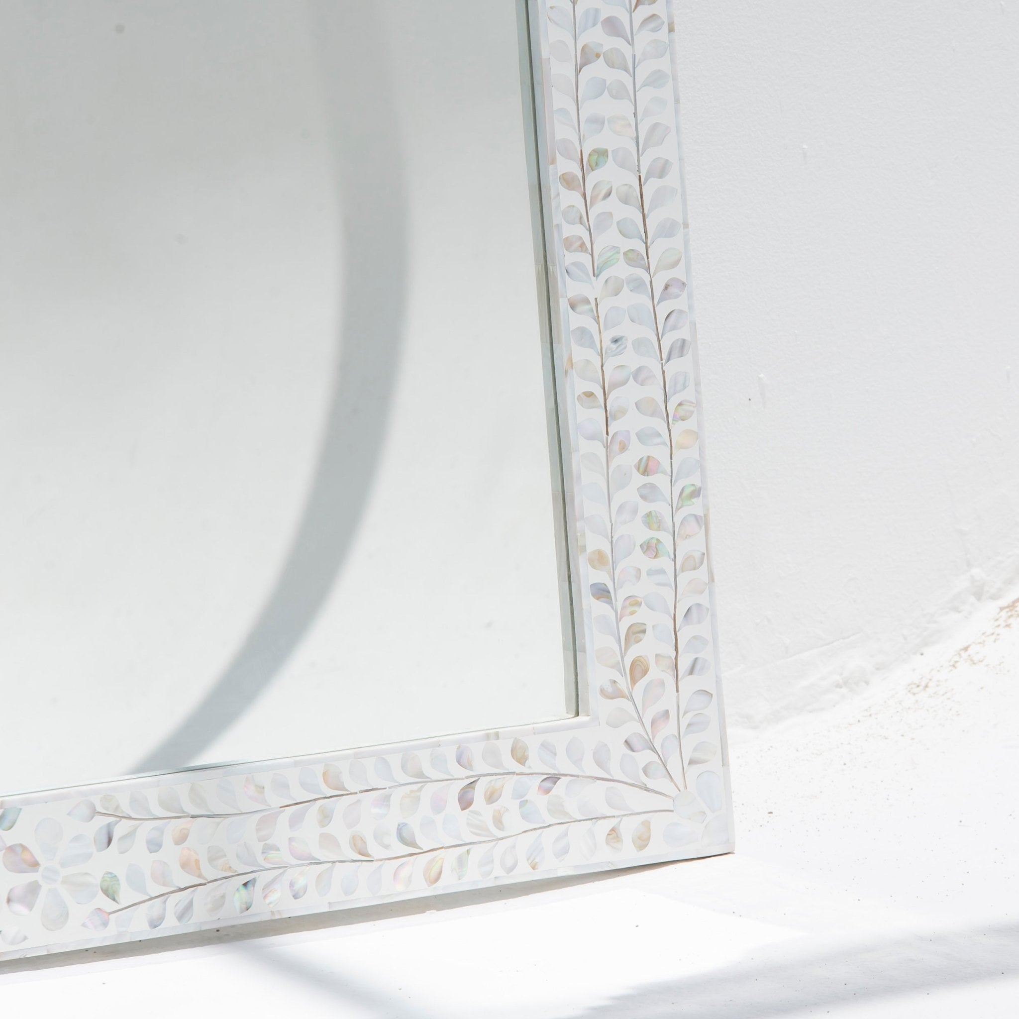 AZURE-WHITE MOTHER OF PEARL MIRROR FRAME